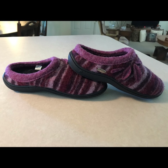 Acorn | Shoes | House Shoes | Poshmark